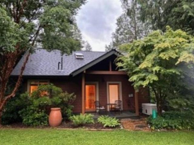 4 Br, 3 bath, Single Family 22307 E Lost Lake Rd