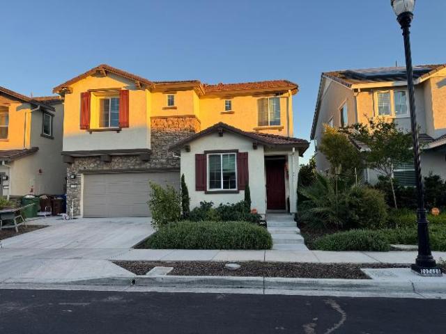 4 Br, 3 bath, Single Family 228 Wooley Creek Way