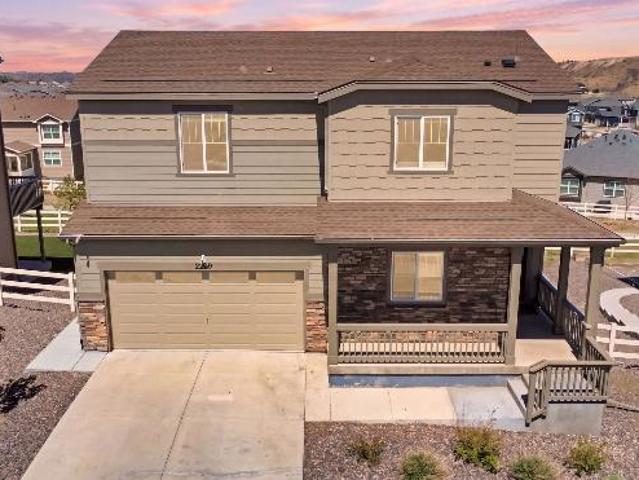 4 Br, 3 bath, Single Family 2299 Villageview Ln
