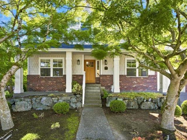 4 Br, 3 bath, Single Family 22 10th Pl S
