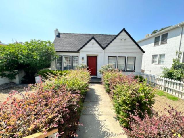 4 Br, 3 bath, Single Family 2327 Eureka Way