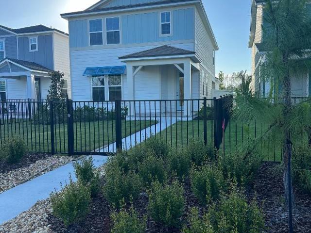 4 Br, 3 bath, Single Family 236 Hawthorn Park Cir