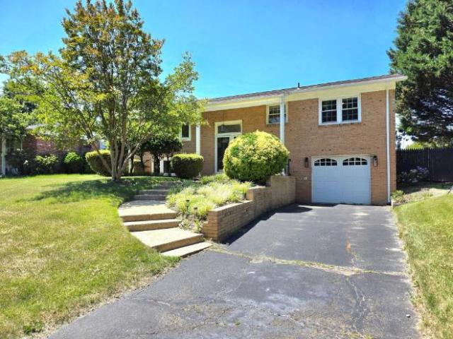 4 Br, 3 bath, Single Family 3424 Ramsgate Terrace