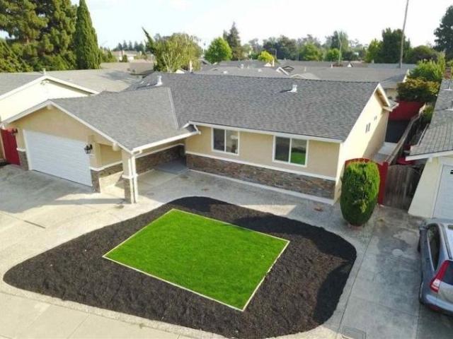 4 Br, 3 bath, Single Family 34641 Fielding Ct