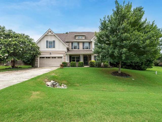 4 Br, 3 bath, Single Family 3537 Bunting Drive