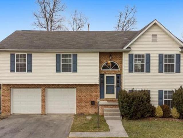4 Br, 3 bath, Single Family 359 Montgomery Circle