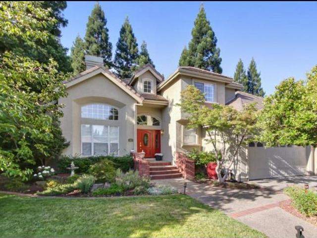 4 Br, 3 bath, Single Family 361 Canyon Falls Dr