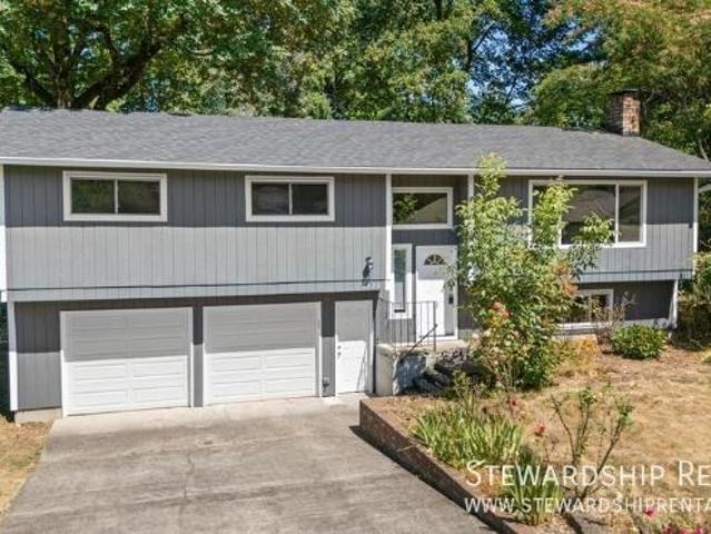 4 Br, 3 bath, Single Family 3620 SE 36th Circle