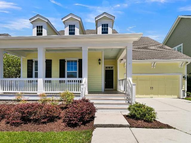 4 Br, 3 bath, Single Family 3688 Maidstone Dr