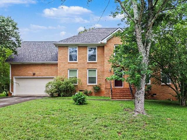 4 Br, 3 bath, Single Family 3695 Winters Hill Dr