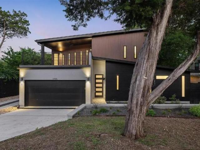 4 Br, 3 bath, Single Family 3705 Wilson St