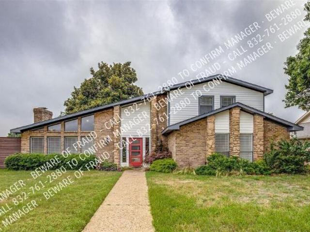 4 Br, 3 bath, Single Family 3800 Graphic Place