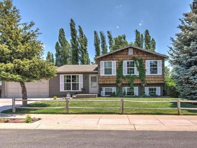 4 Br, 3 bath, Single Family 3801 E Mallard Ln