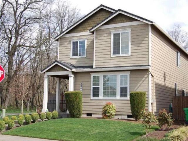 4 Br, 3 bath, Single Family 3844 SW Binford Ave