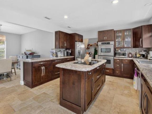 4 Br, 3 bath, Single Family 3870 Sabal Lakes Road