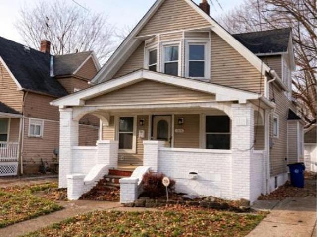 4 Br, 3 bath, Single Family 3876 W 17th St