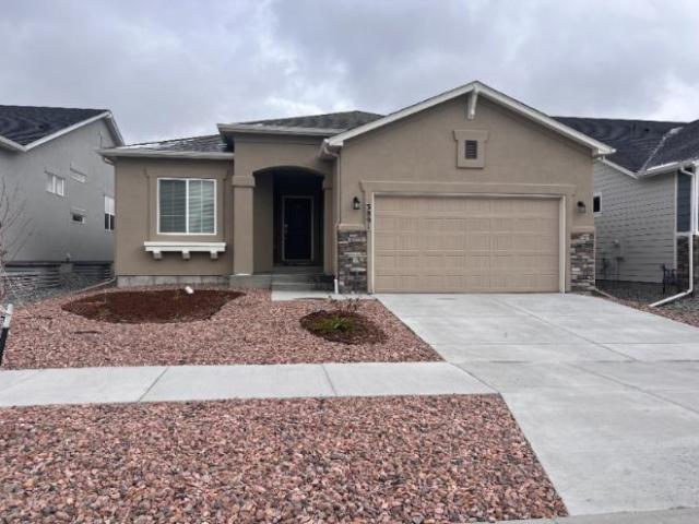 4 Br, 3 bath, Single Family 3891 Ivy Hill Dr