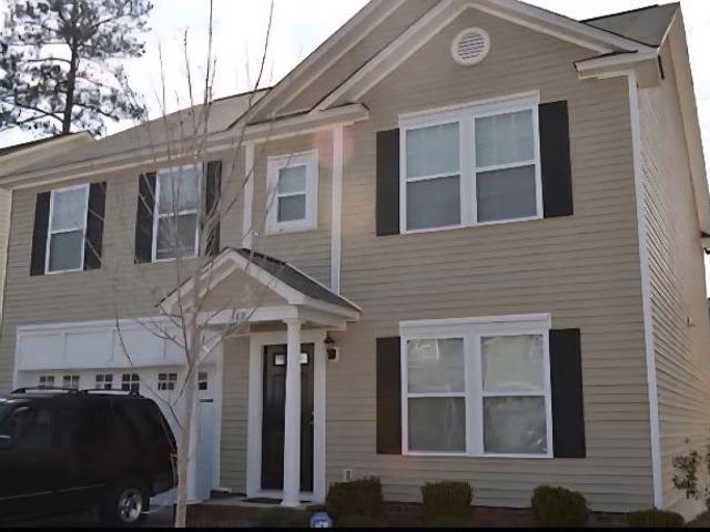 4 Br, 3 bath, Single Family 389 Denman Loop