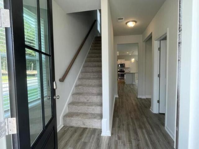 4 Br, 3 bath, Single Family 38 Jolene Dr