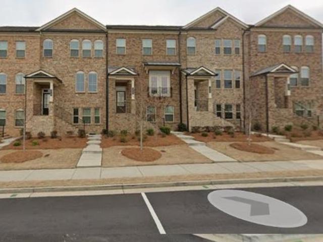 4 Br, 3 bath, Single Family 3925 Redwood Dr