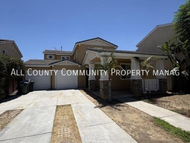 4 Br, 3 bath, Single Family 3931 Palmetto Haven Ct