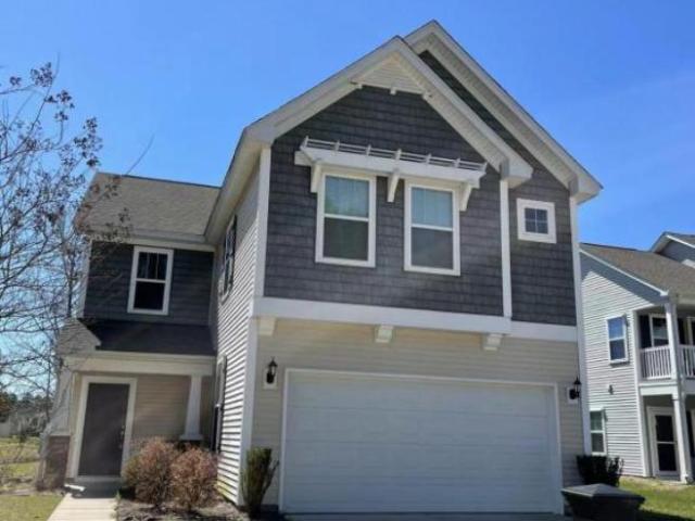 4 Br, 3 bath, Single Family 3951 Briar Vista Dr