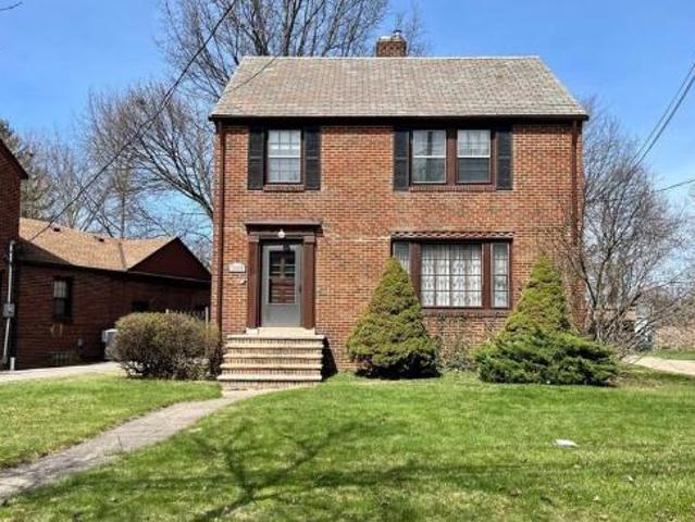 4 Br, 3 bath, Single Family 3965 Monticello Blvd