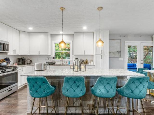 4 Br, 3 bath, Single Family 3024 Antler Trl