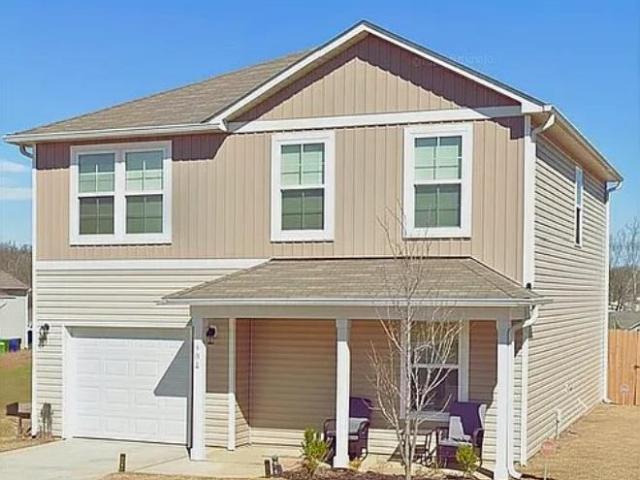 4 Br, 3 bath, Single Family 302 Pearson Dr