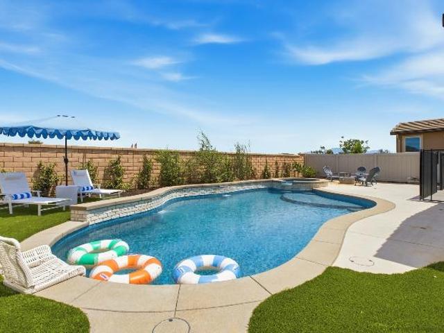 4 Br, 3 bath, Single Family 30440 Tetrault Ct