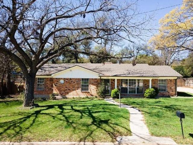 4 Br, 3 bath, Single Family 3106 Hickory Rd