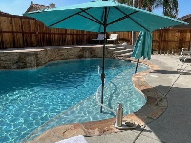 4 Br, 3 bath, Single Family 33075 Aquamarine Cir