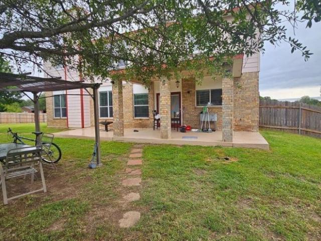 4 Br, 3 bath, Single Family 330 Canoe Dr