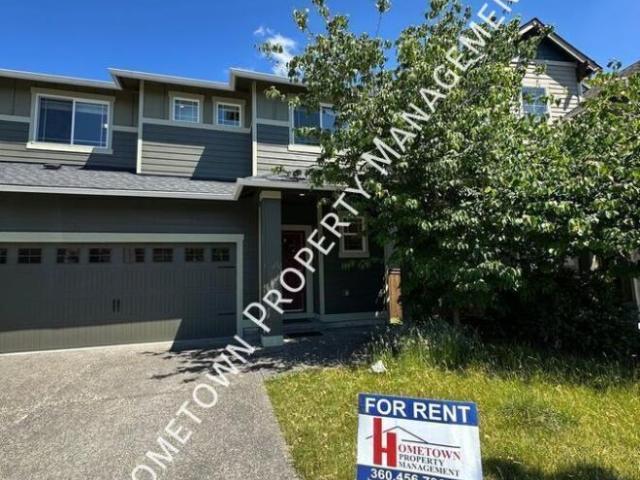4 Br, 3 bath, Single Family 3332 Juno Ct NE