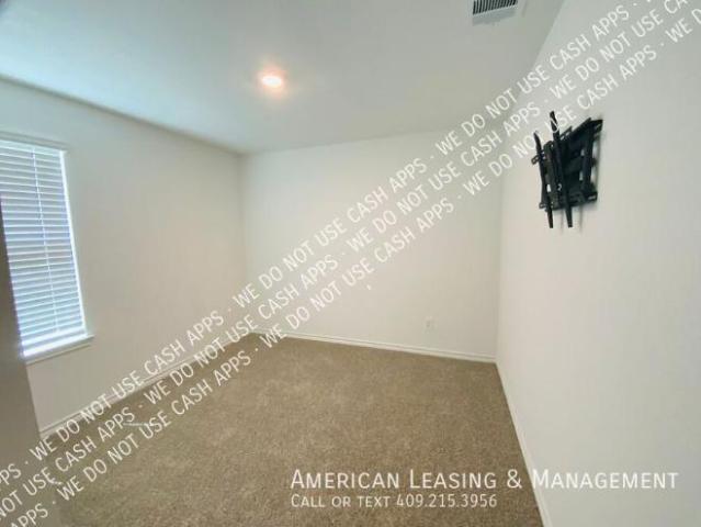 4 Br, 3 bath, Single Family 3360 Canvasback Dr