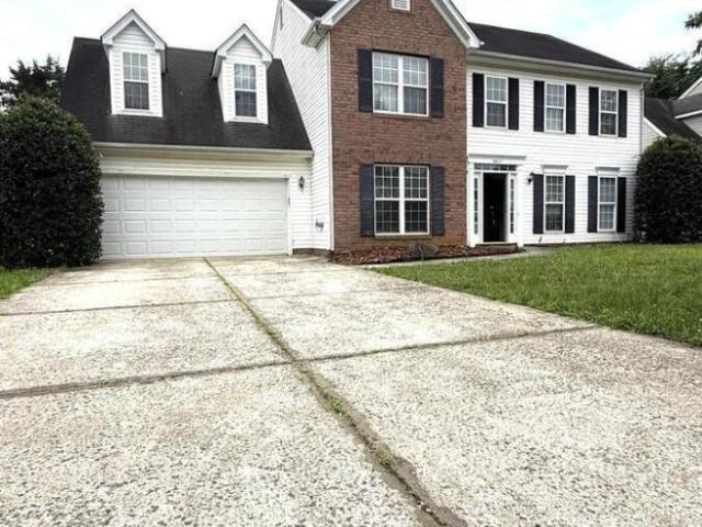 4 Br, 3 bath, Single Family 4417 Cades Cove Dr