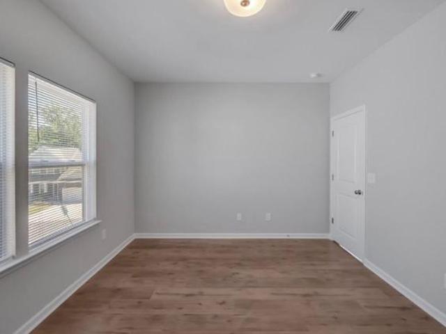 4 Br, 3 bath, Single Family 4533 Haida Ct