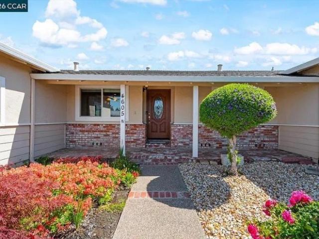 4 Br, 3 bath, Single Family 4605 Wilson Ln
