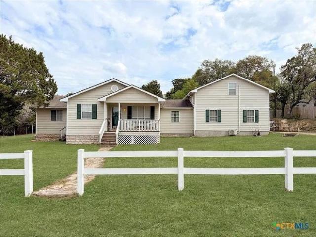4 Br, 3 bath, Single Family 462 Flatrock Dr