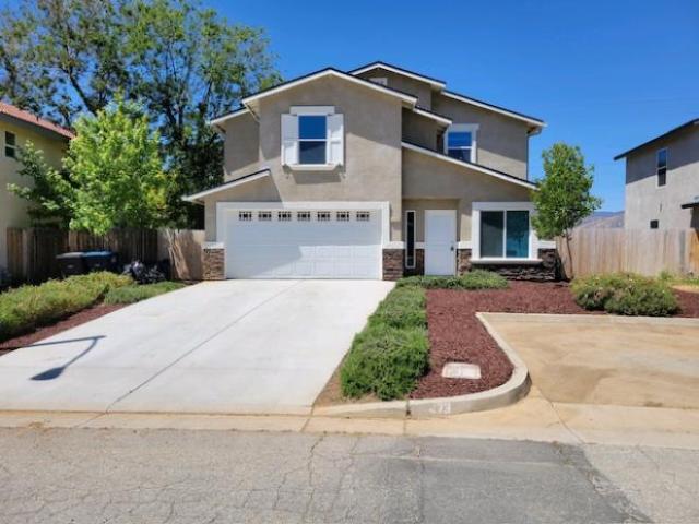 4 Br, 3 bath, Single Family 473 Jonathan Place