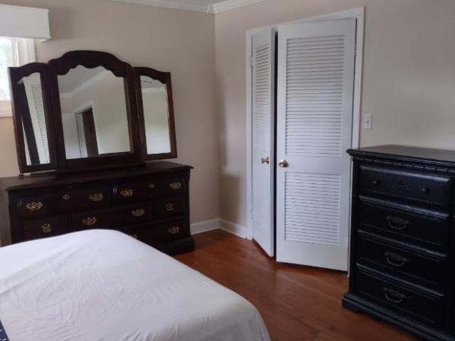 4 Br, 3 bath, Single Family 4850 Ellen Ave