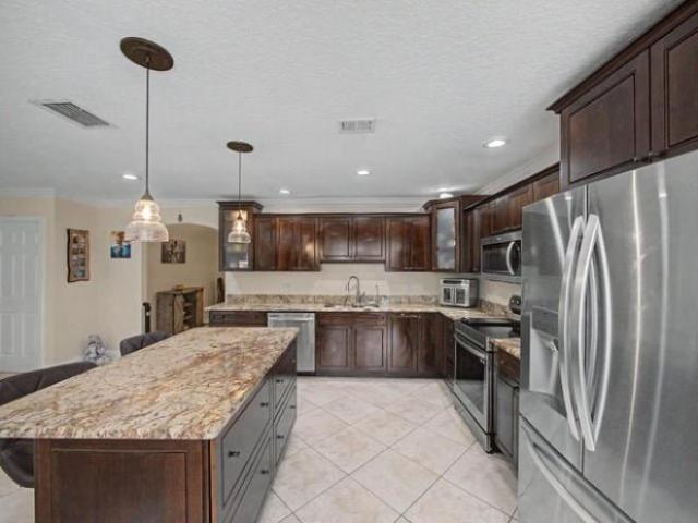 4 Br, 3 bath, Single Family 4868 Canal Drive