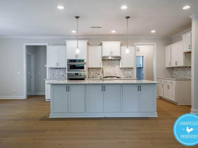 4 Br, 3 bath, Single Family 49 Nuthatch Dr