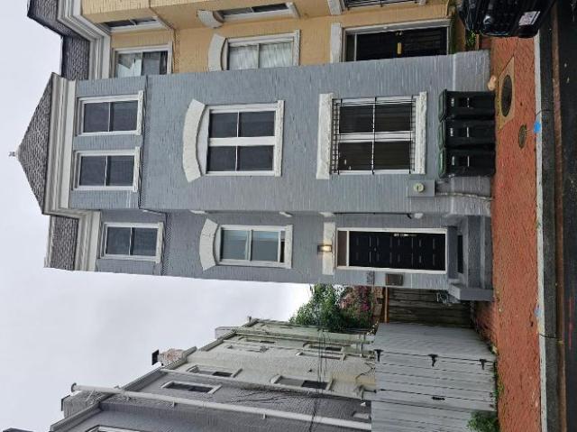 4 Br, 3 bath, Single Family 406 Elm St Nw