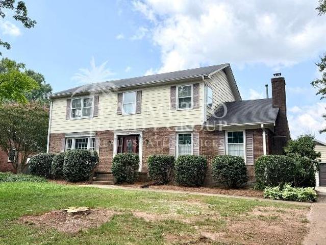 4 Br, 3 bath, Single Family 4109 Windlestraw Ln