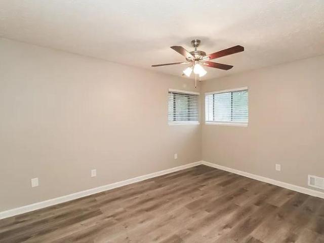 4 Br, 3 bath, Single Family 4140 Hawkins Xing