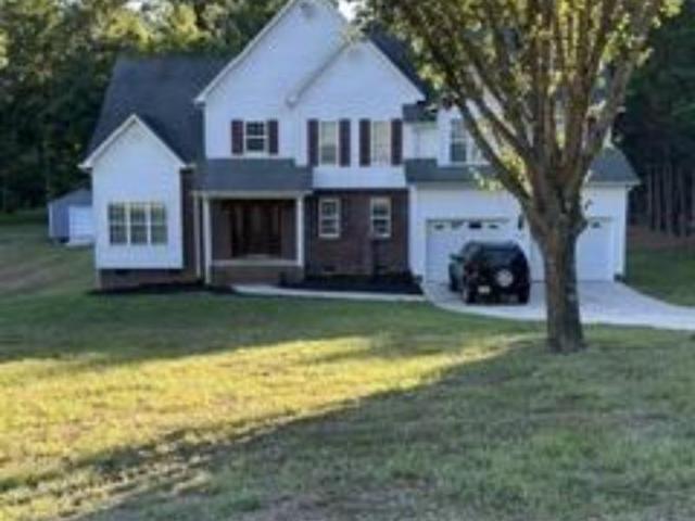 4 Br, 3 bath, Single Family 423 Trenton Ln