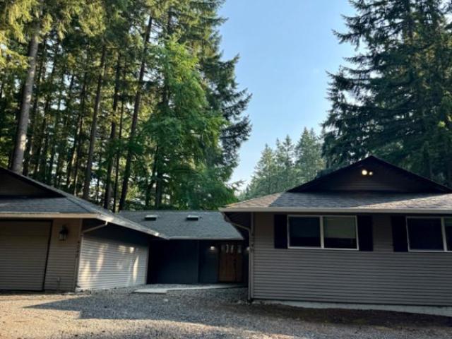 4 Br, 3 bath, Single Family 4248 132nd Avenue Northeast