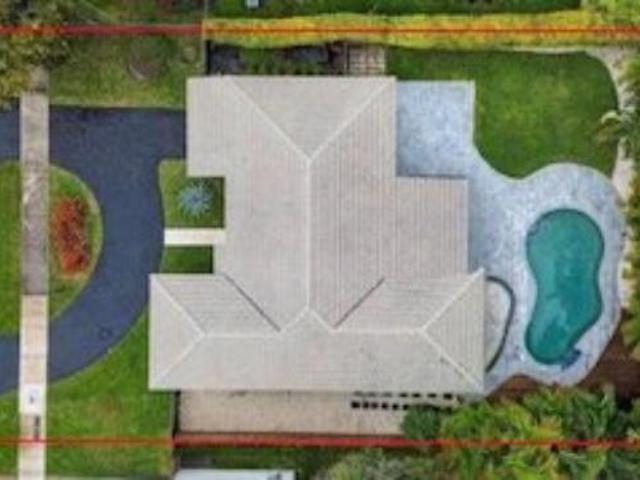 4 Br, 3 bath, Single Family 425 NE 114th St