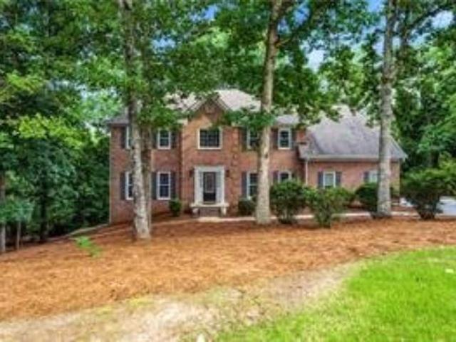 4 Br, 3 bath, Single Family 5525 Hampstead Way